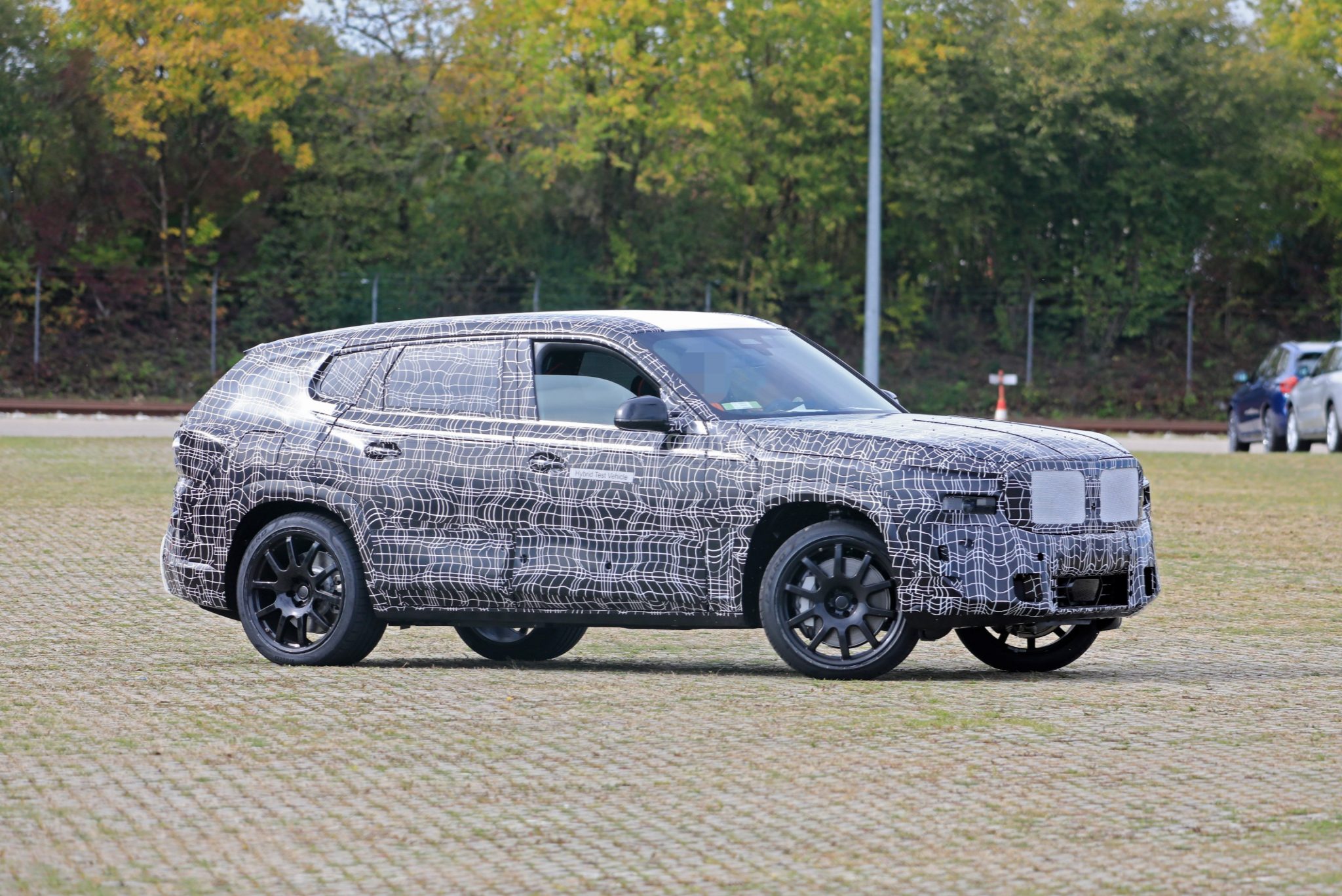 O BMW X8 existe e pode chegar aos 760 cavalos